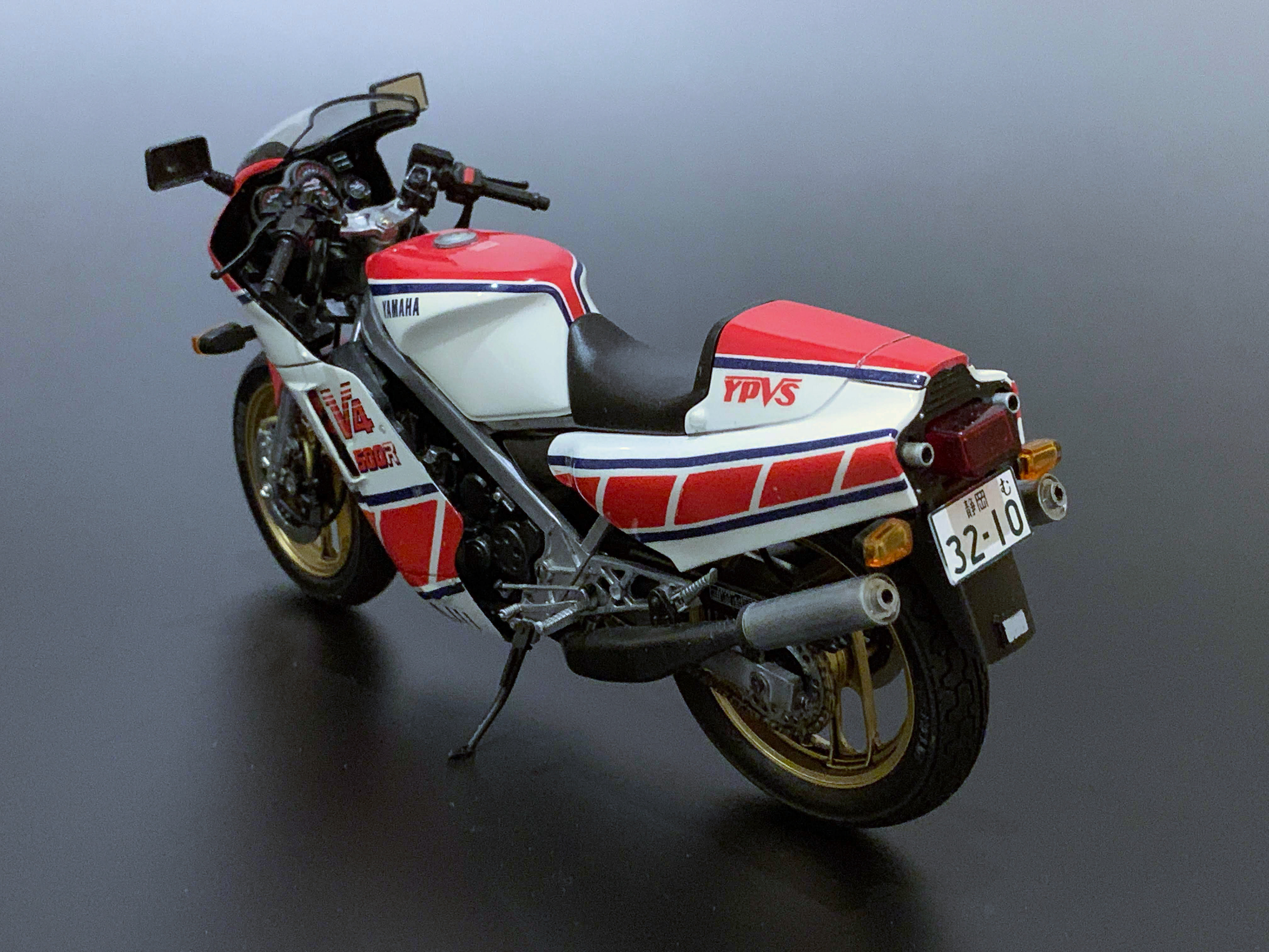 YAZ 趣味のプラモデル - タミヤ RZV500R