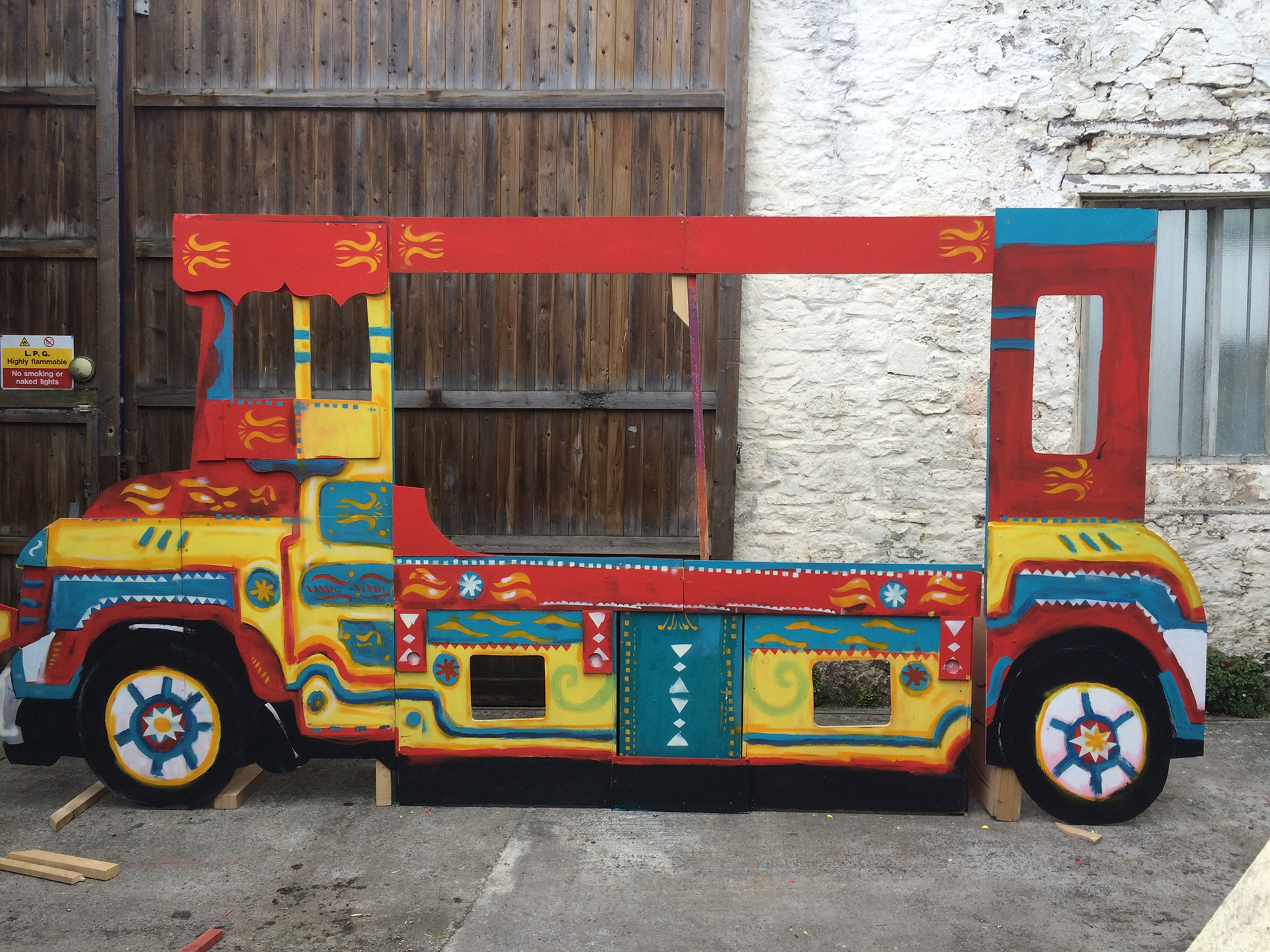 Lee Hodges Illustration - DJ Booth Bus