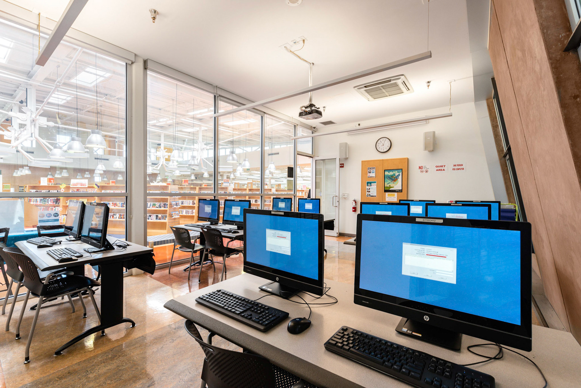 San José Public Library - Seven Trees Branch