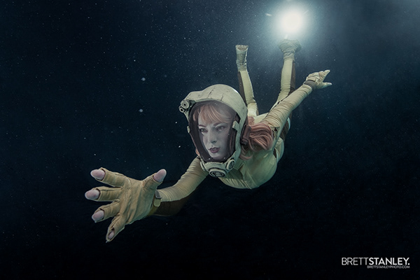 Brett Stanley - Underwater Cosplay - Spacesuit with Jessica Dru